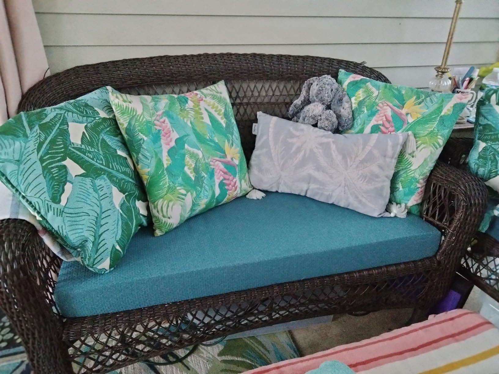 Custom Bench Cushions | Foam Padding for Benches | Rofielty